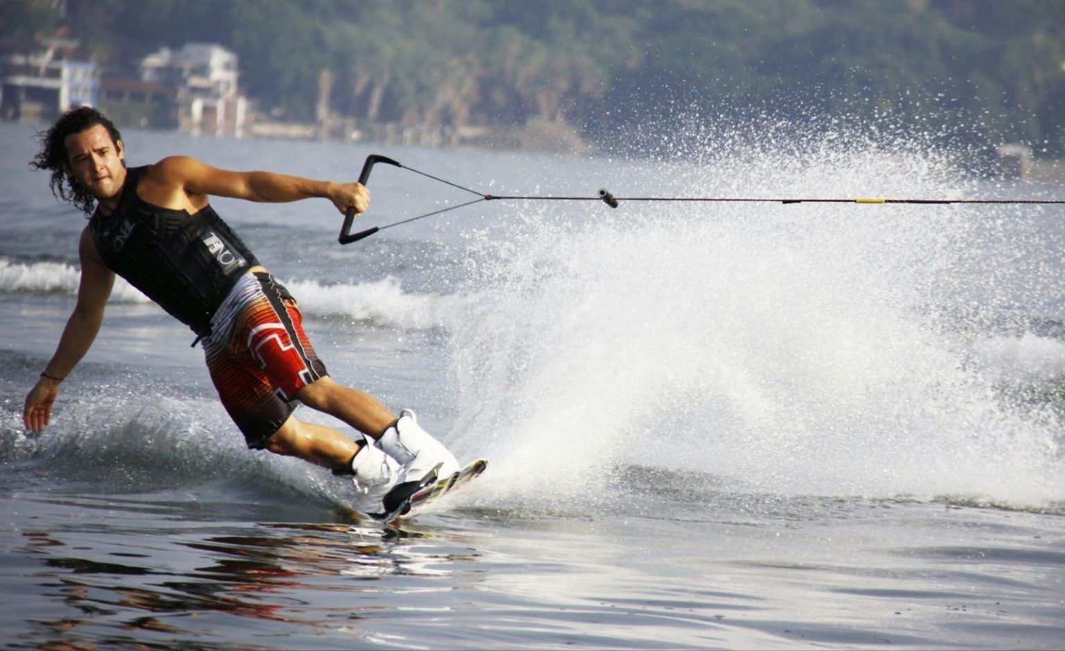 25 Exciting Water Activities in Singapore to Beat the Heat - SwimHub