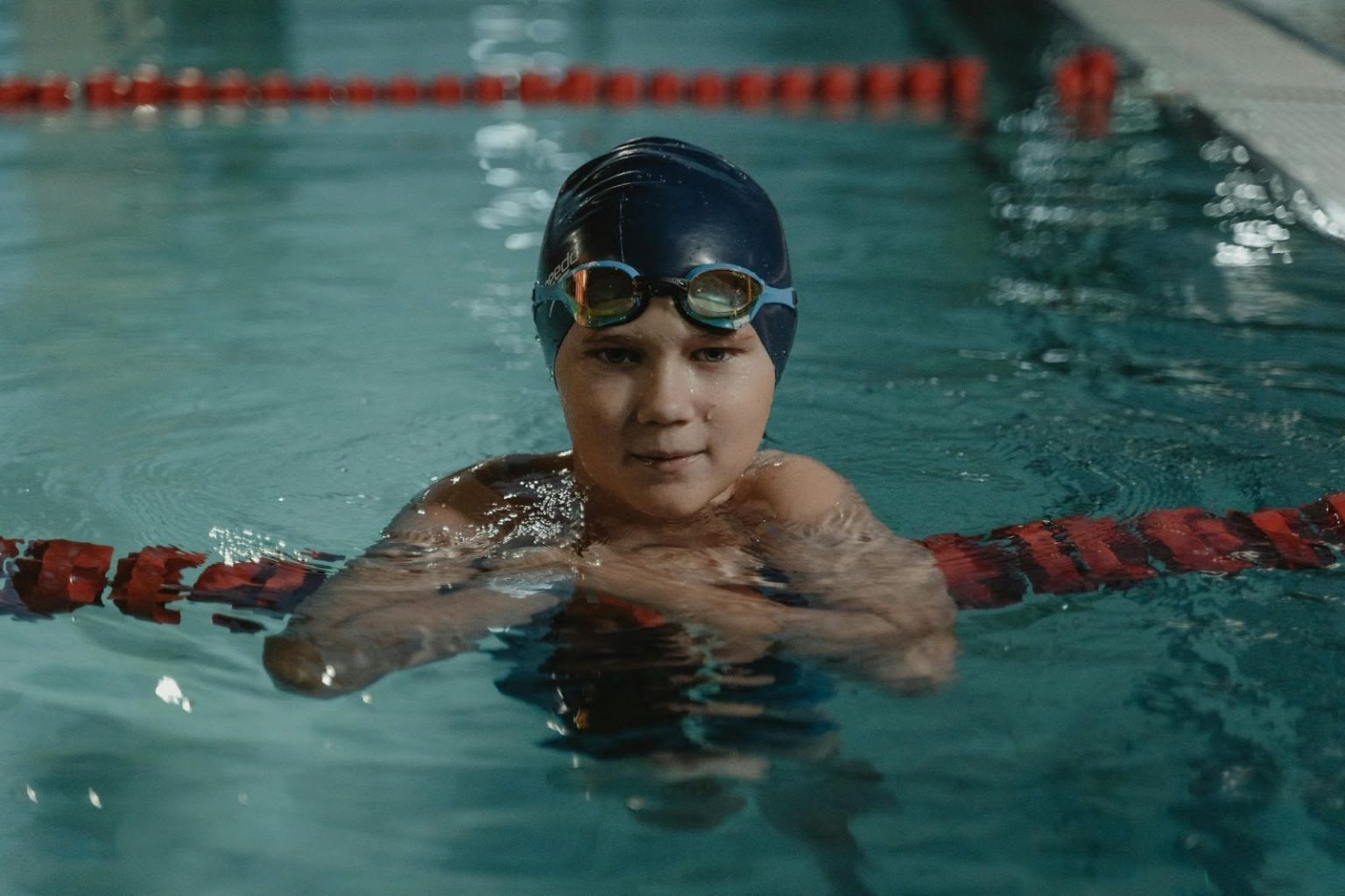 How To Wear A Swimming Cap: A Step-By-Step Guide - SwimHub