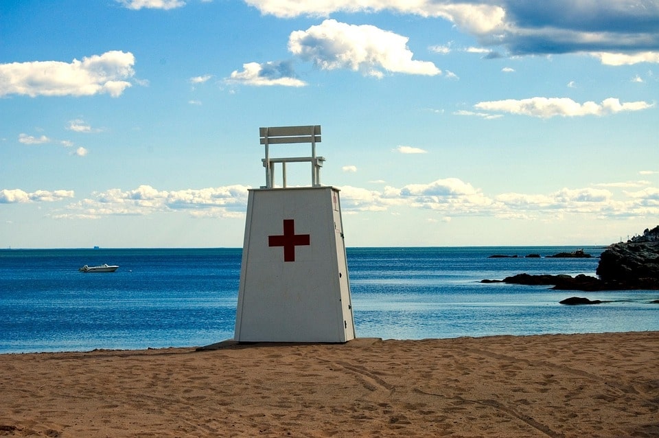 What Does A Lifeguard Do At Work? Here’s The Breakdown - SwimHub