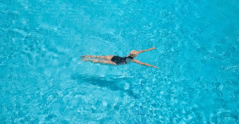 What is Gliding in Swimming and Tips to Master The Technique - SwimHub